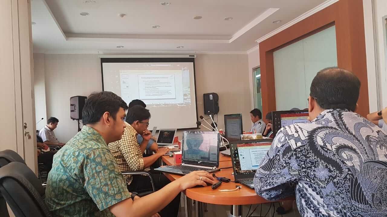 Sosialisasi Pemanfaatan Tanda Tangan Digital Untuk Peta Digital - Wawan ...
